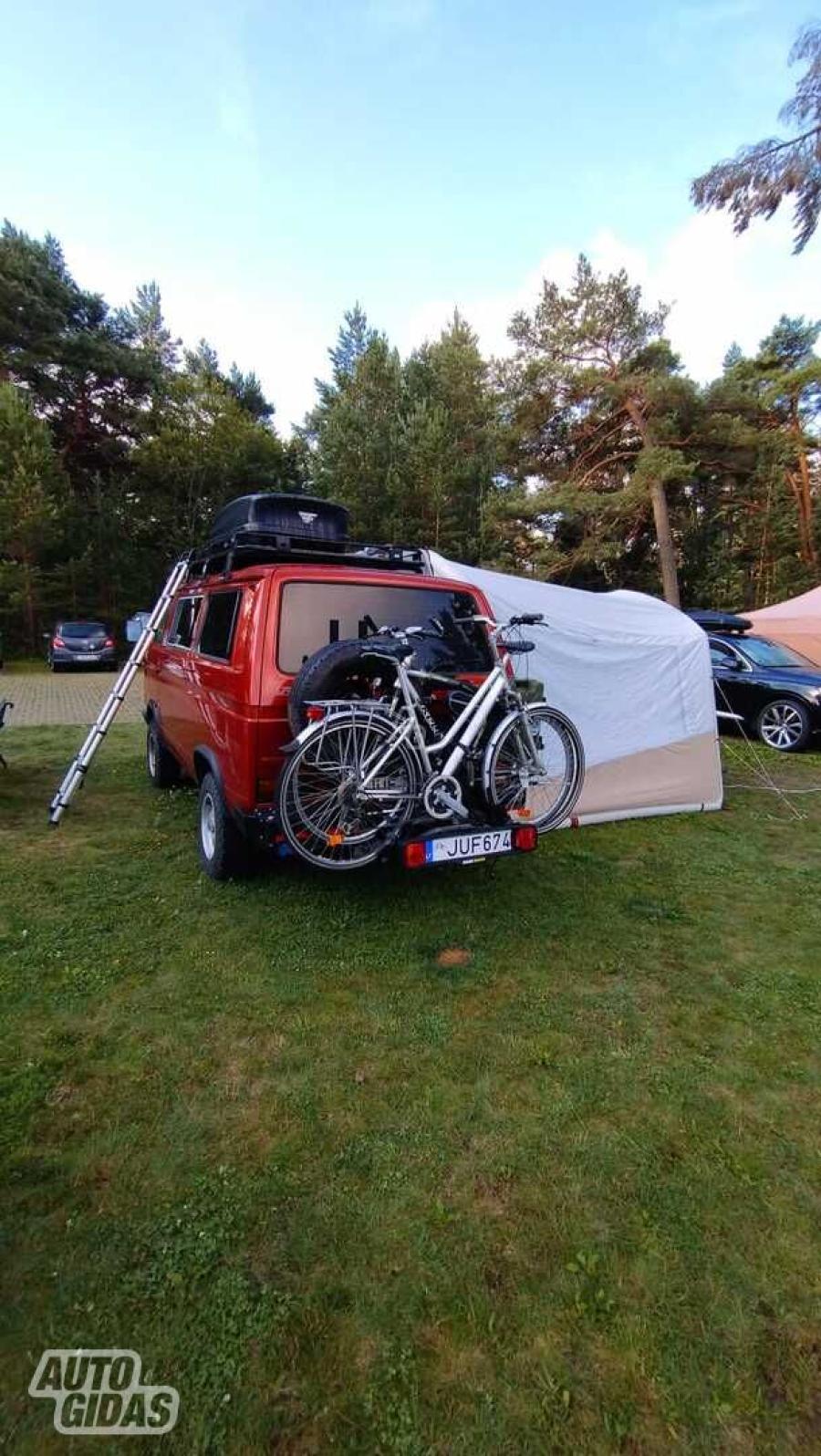 Sarkans Volkswagen Transporter 1990 Viļņa, ar dzinēja tilpumu 1.90 L un nobraukumu 360 tūkst. km par 21000 €, foto 15 vietnē AUTOMOTO.COM.LV