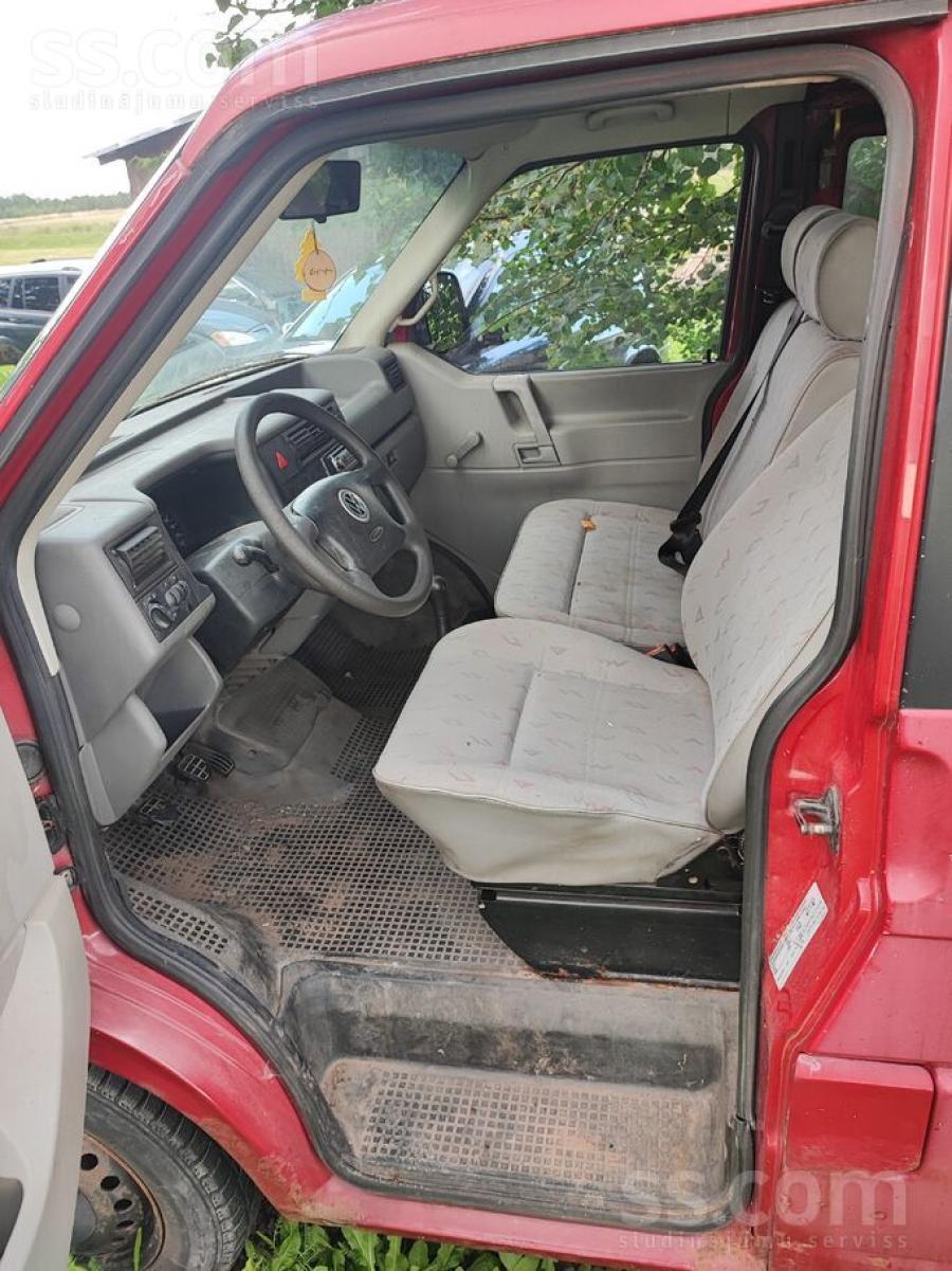 Red Volkswagen Transporter 1997 in Riga, with an engine capacity of 2.50 L and mileage of 0 thousand km for 800 €, photo 8 on AUTOMOTO.COM.LV