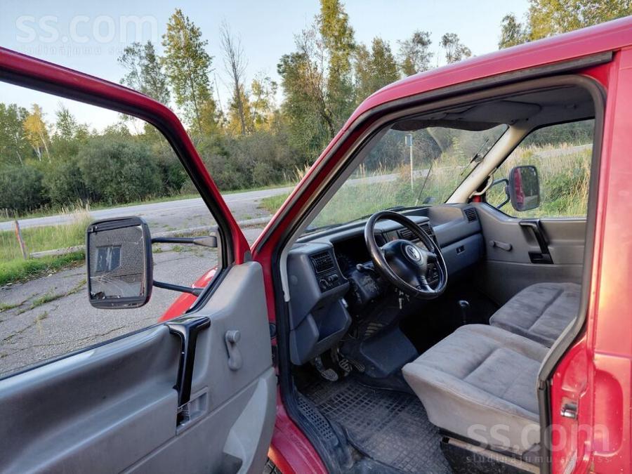 Sarkans Volkswagen Transporter 1998 Rēzekne, ar dzinēja tilpumu 2.50 L un nobraukumu 0 tūkst. km par 2500 €, foto 5 vietnē AUTOMOTO.COM.LV