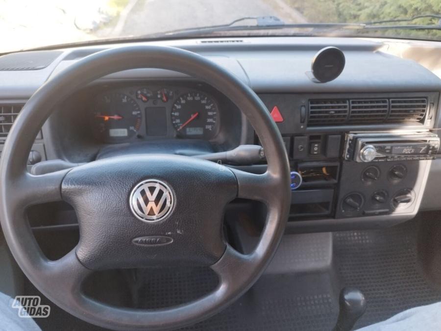 Sarkans Volkswagen Transporter 1999 Alīta, ar dzinēja tilpumu 2.50 L un nobraukumu 366 tūkst. km par 1690 €, foto 9 vietnē AUTOMOTO.COM.LV