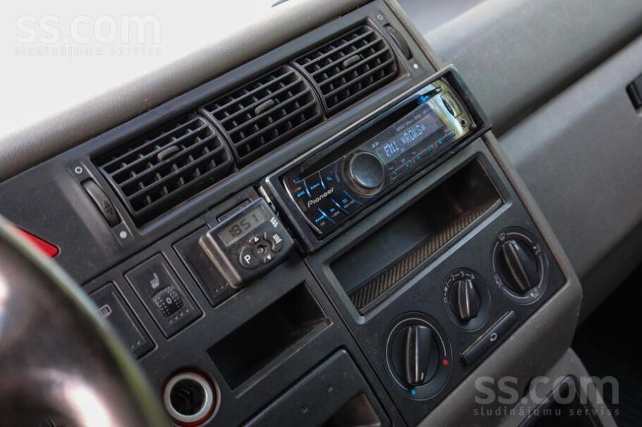 Sarkans Volkswagen Transporter 2004 Rīga, ar dzinēja tilpumu 2.50 L un nobraukumu 0 tūkst. km par 7995 €, foto 15 vietnē AUTOMOTO.COM.LV