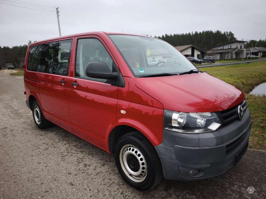 Red Volkswagen Transporter 2010 in Varena, with an engine capacity of 2.00 L and mileage of 227 thousand km for 9200 €, photo 1 on AUTOMOTO.COM.LV
