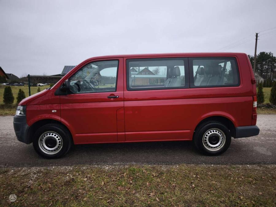 Red Volkswagen Transporter 2010 in Varena, with an engine capacity of 2.00 L and mileage of 227 thousand km for 9200 €, photo 4 on AUTOMOTO.COM.LV