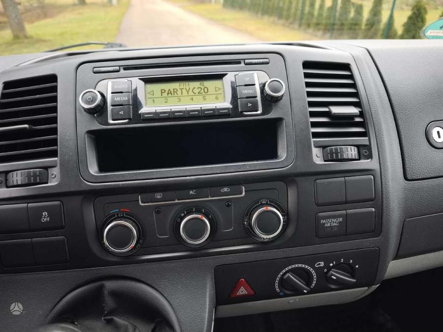 Red Volkswagen Transporter 2010 in Varena, with an engine capacity of 2.00 L and mileage of 227 thousand km for 9200 €, photo 13 on AUTOMOTO.COM.LV