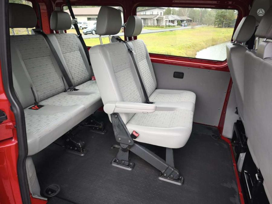 Red Volkswagen Transporter 2010 in Varena, with an engine capacity of 2.00 L and mileage of 227 thousand km for 9200 €, photo 17 on AUTOMOTO.COM.LV