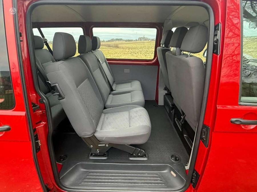 Sarkans Volkswagen Transporter 2012 Viļņa, ar dzinēja tilpumu 2.00 L un nobraukumu 261 tūkst. km par 9300 €, foto 9 vietnē AUTOMOTO.COM.LV