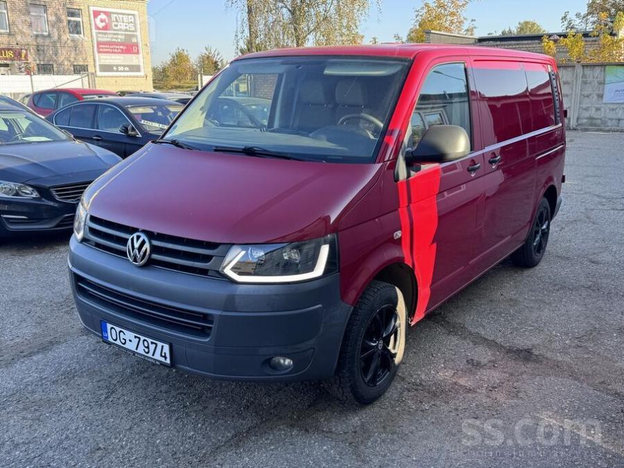 Red Volkswagen Transporter 2013 in Daugavpils, with an engine capacity of 2.00 L and mileage of 0 thousand km for 9100 €, photo 4 on AUTOMOTO.COM.LV