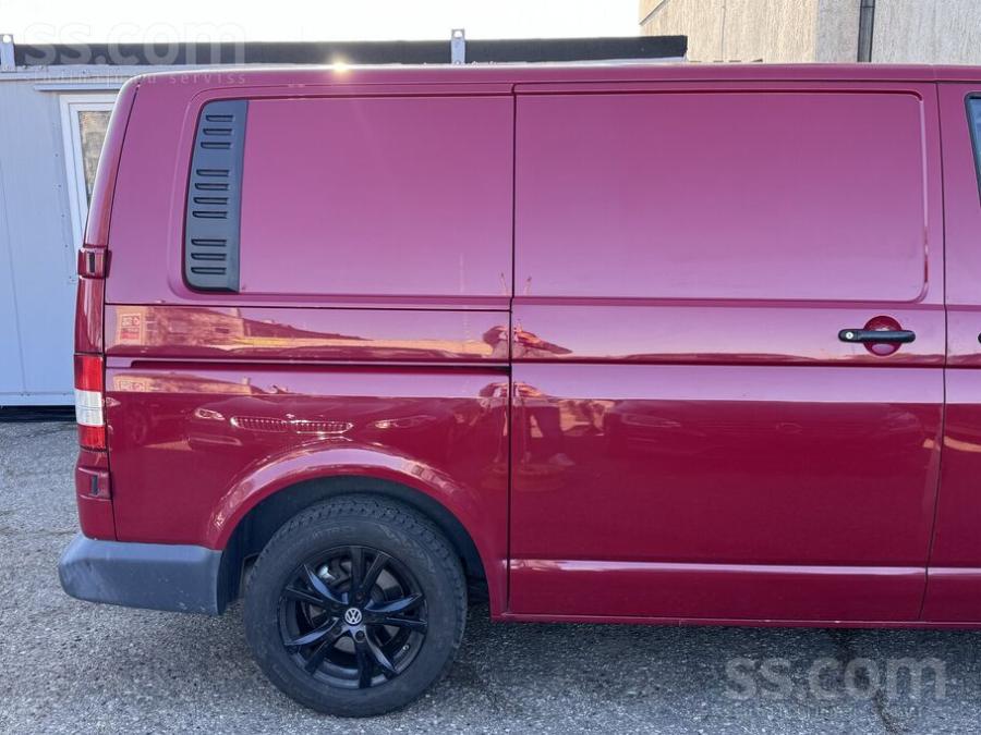 Red Volkswagen Transporter 2013 in Daugavpils, with an engine capacity of 2.00 L and mileage of 0 thousand km for 9100 €, photo 9 on AUTOMOTO.COM.LV
