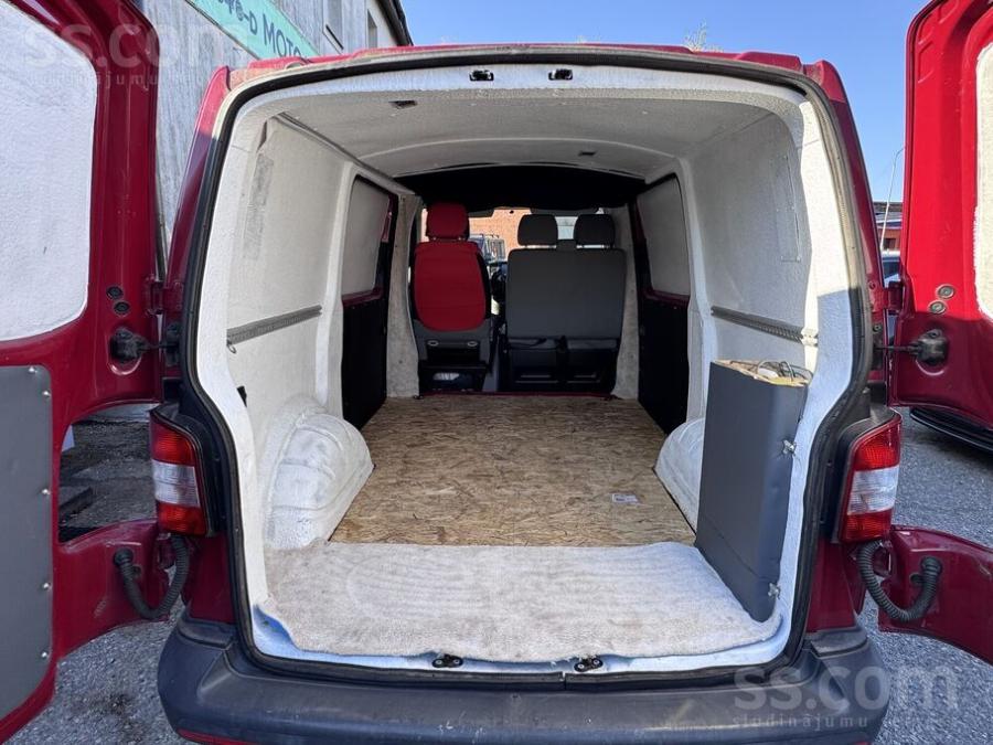 Red Volkswagen Transporter 2013 in Daugavpils, with an engine capacity of 2.00 L and mileage of 0 thousand km for 9100 €, photo 12 on AUTOMOTO.COM.LV
