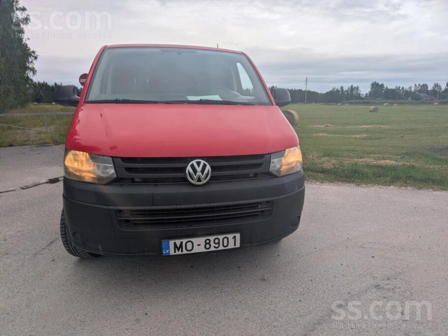 Sarkans Volkswagen Transporter 2013 Rīga, ar dzinēja tilpumu 2.00 L un nobraukumu 465 tūkst. km par 4000 €, foto 1 vietnē AUTOMOTO.COM.LV