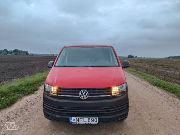 Sarkans Volkswagen Transporter 2018 Marijampole, ar dzinēja tilpumu 2.00 L un nobraukumu 98 tūkst. km par 12150 €, foto 2 vietnē AUTOMOTO.COM.LV