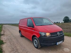 Red Volkswagen Transporter 2018 in Marijampole, with an engine capacity of 2.00 L and mileage of 98 thousand km for 11450 €, photo 3 on AUTOMOTO.COM.LV