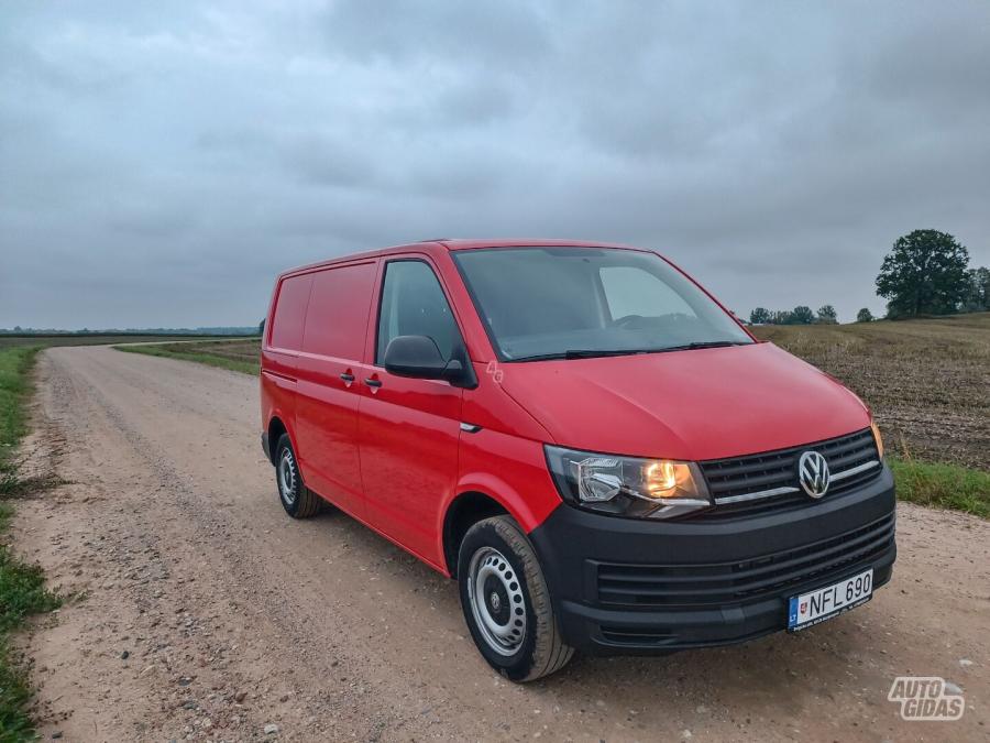 Red Volkswagen Transporter 2018 in Marijampole, with an engine capacity of 2.00 L and mileage of 98 thousand km for 11450 €, photo 3 on AUTOMOTO.COM.LV