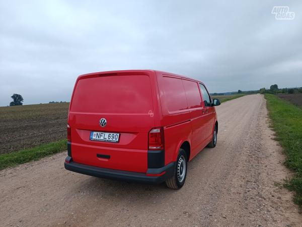Sarkans Volkswagen Transporter 2018 Marijampole, ar dzinēja tilpumu 2.00 L un nobraukumu 98 tūkst. km par 12150 €, foto 4 vietnē AUTOMOTO.COM.LV