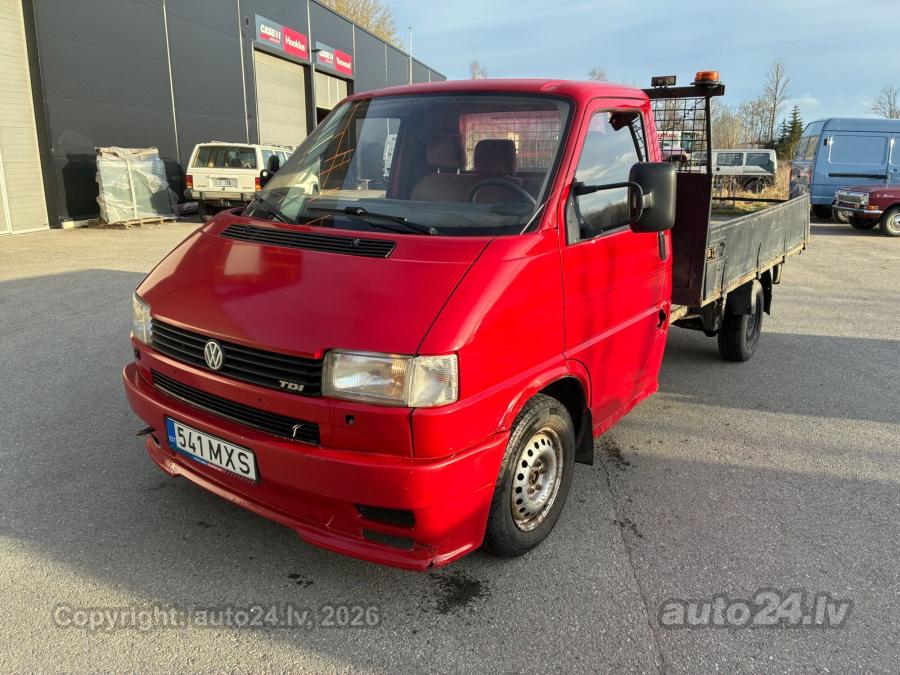 Red Volkswagen Transporter 1997 in Viljandi, with an engine capacity of 2.50 L and mileage of 494 thousand km for 1290 €, photo 1 on AUTOMOTO.COM.LV