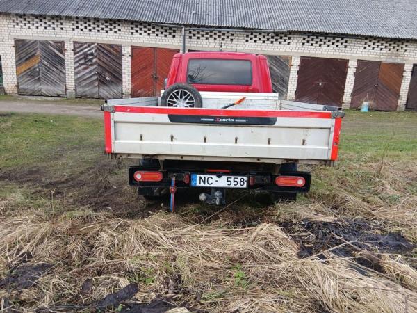 Red Volkswagen Transporter 2003 in Liepaja, with an engine capacity of 2.50 L and mileage of 290 thousand km for 3700 €, photo 2 on AUTOMOTO.COM.LV