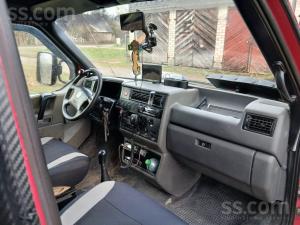 Sarkans Volkswagen Transporter 2003 Liepāja, ar dzinēja tilpumu 2.50 L un nobraukumu 290 tūkst. km par 3700 €, foto 6 vietnē AUTOMOTO.COM.LV