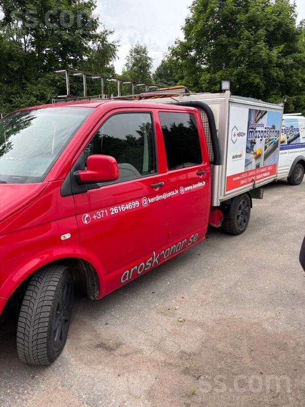 Red Volkswagen Transporter 2008 in Riga, with an engine capacity of 2.50 L and mileage of 350 thousand km for 5500 €, photo 2 on AUTOMOTO.COM.LV