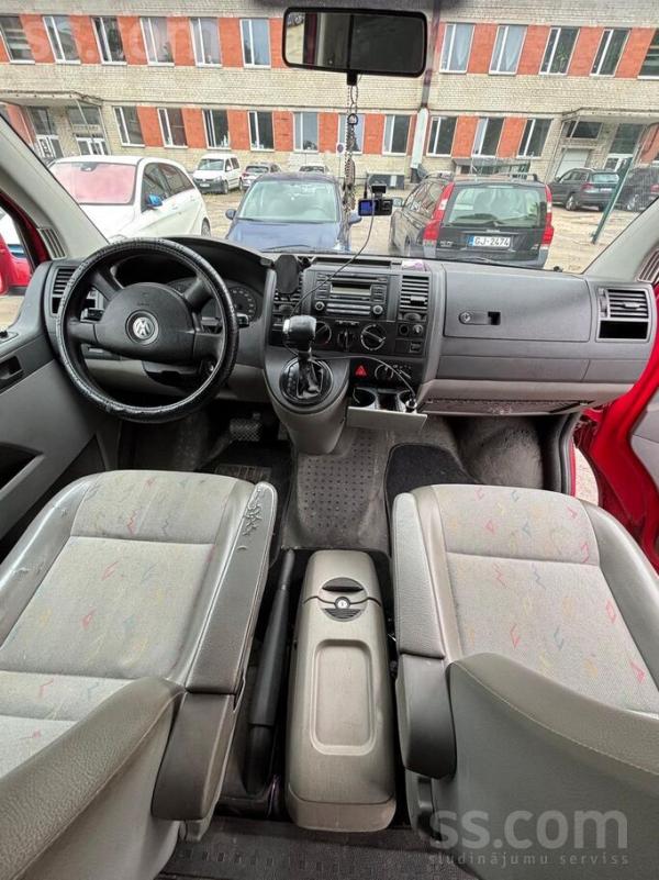 Red Volkswagen Transporter 2008 in Riga, with an engine capacity of 2.50 L and mileage of 350 thousand km for 5500 €, photo 4 on AUTOMOTO.COM.LV
