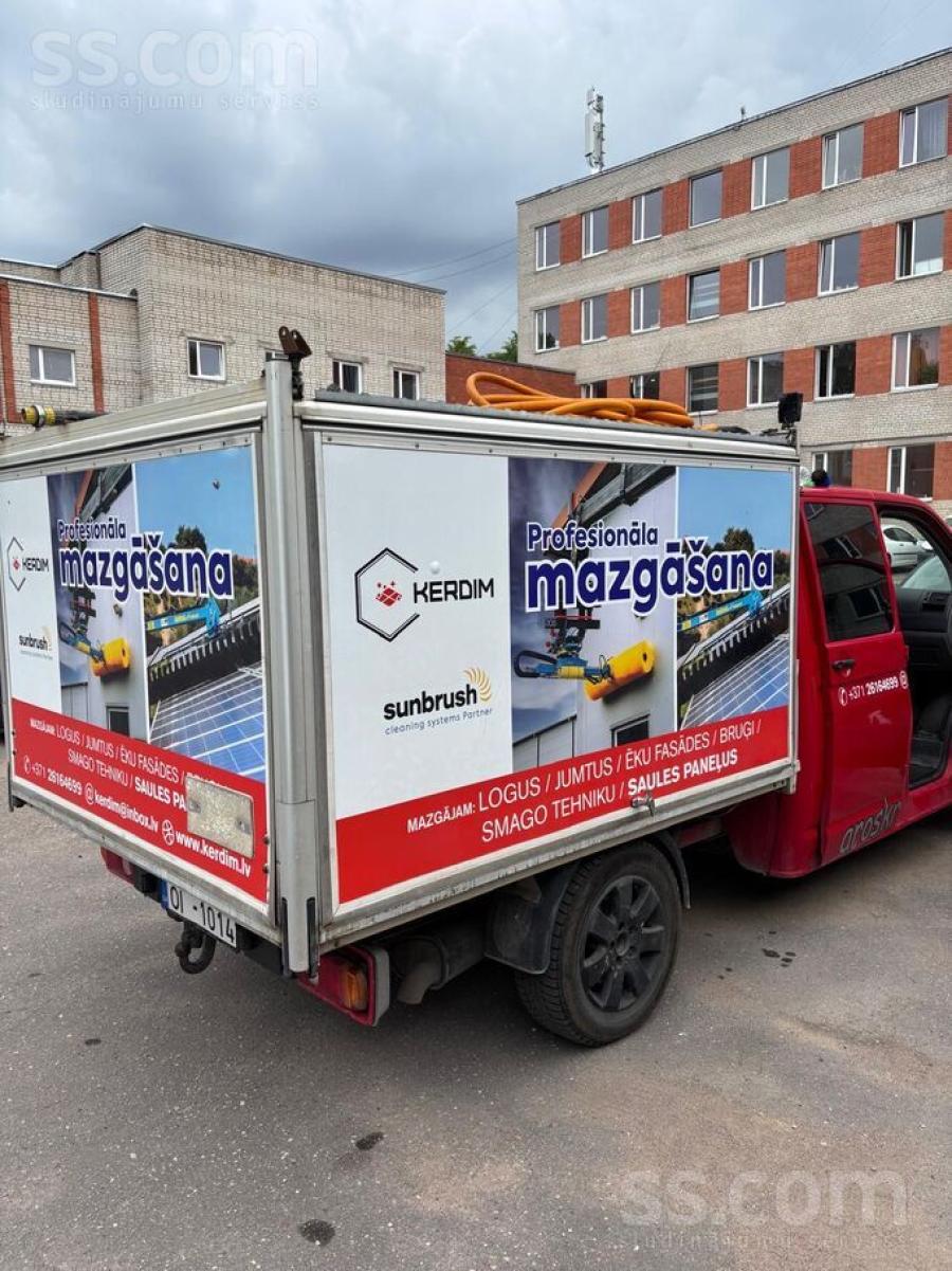 Sarkans Volkswagen Transporter 2008 Rīga, ar dzinēja tilpumu 2.50 L un nobraukumu 350 tūkst. km par 5500 €, foto 1 vietnē AUTOMOTO.COM.LV