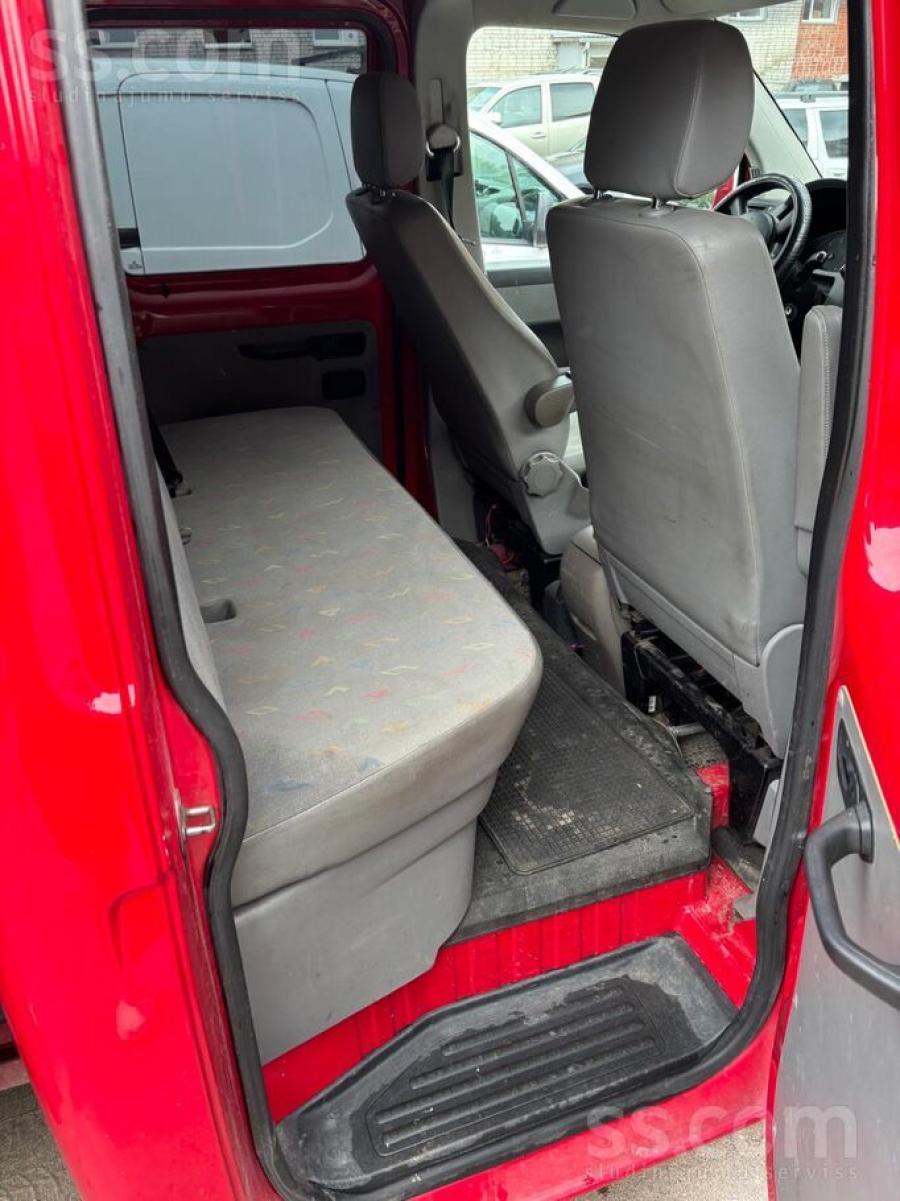 Sarkans Volkswagen Transporter 2008 Rīga, ar dzinēja tilpumu 2.50 L un nobraukumu 350 tūkst. km par 5500 €, foto 4 vietnē AUTOMOTO.COM.LV