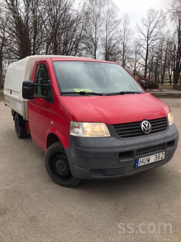 Red Volkswagen Transporter 2009 in Jurmala, with an engine capacity of 1.90 L and mileage of 317 thousand km for 4300 €, photo 3 on AUTOMOTO.COM.LV