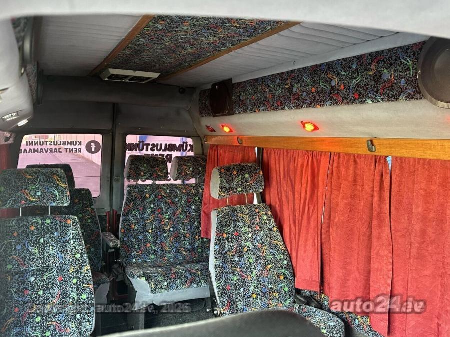 Sarkans Volkswagen Transporter 1997 Tallina, ar dzinēja tilpumu 2.50 L un nobraukumu 518 tūkst. km par 4500 €, foto 10 vietnē AUTOMOTO.COM.LV