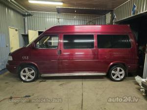 Sarkans Volkswagen Transporter 2000 Hāpsalu, ar dzinēja tilpumu 2.50 L un nobraukumu 1020 tūkst. km par 2500 €, foto  vietnē AUTOMOTO.COM.LV
