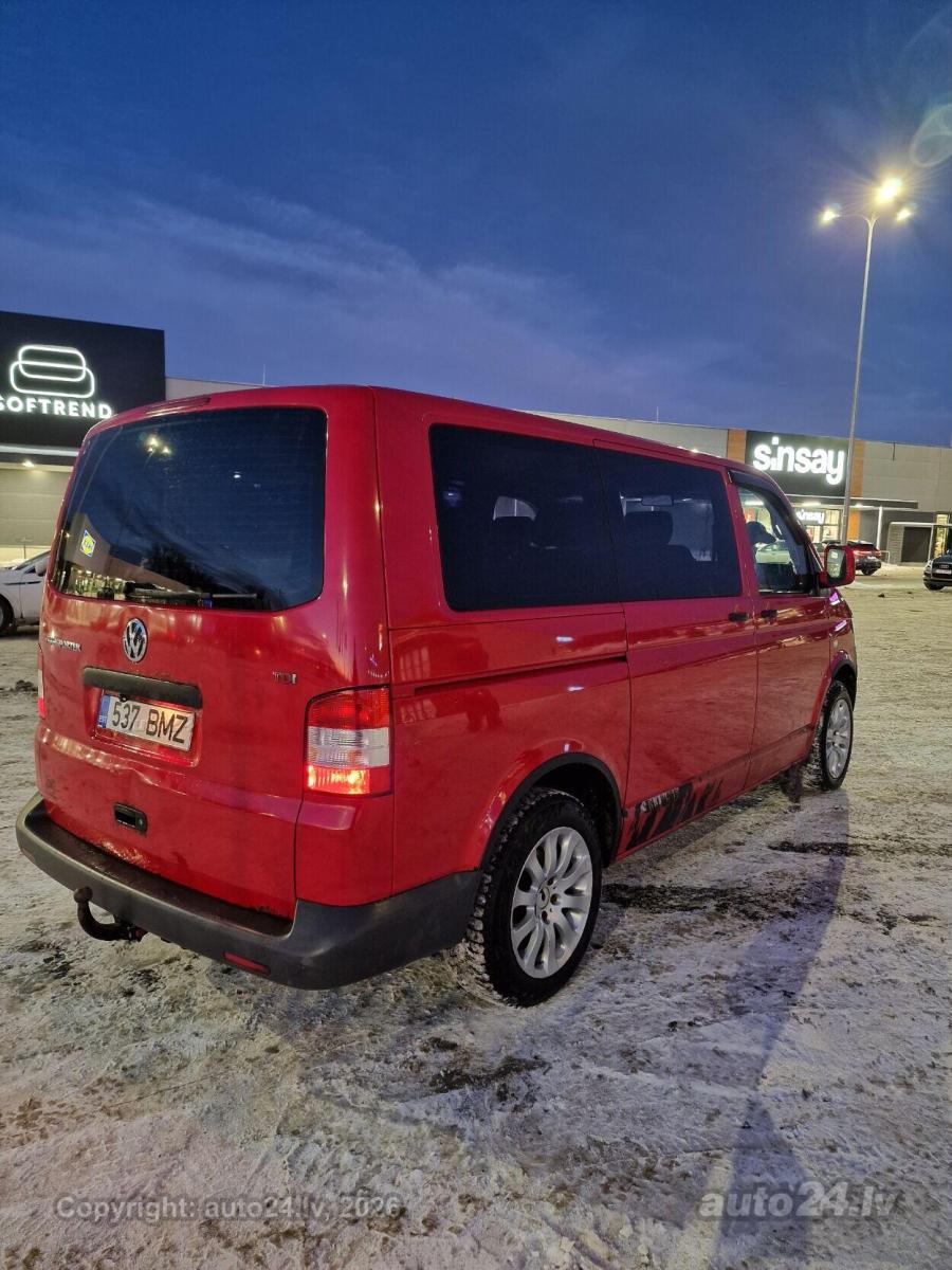 Red Volkswagen Transporter 2003 in Tartu, with an engine capacity of 2.50 L and mileage of 300 thousand km for 4199 €, photo 3 on AUTOMOTO.COM.LV