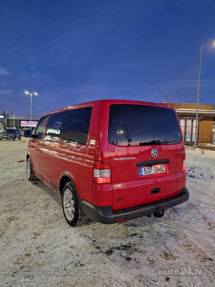 Red Volkswagen Transporter 2003 in Tartu, with an engine capacity of 2.50 L and mileage of 300 thousand km for 4199 €, photo 4 on AUTOMOTO.COM.LV