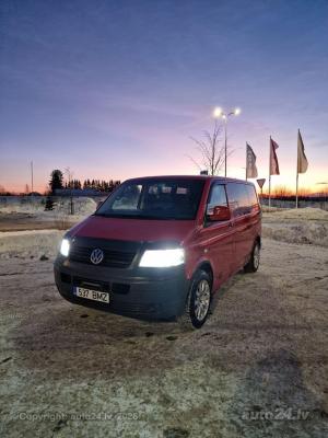 Red Volkswagen Transporter 2003 in Tartu, with an engine capacity of 2.50 L and mileage of 300 thousand km for 4199 €, photo 5 on AUTOMOTO.COM.LV