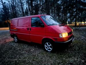 Red Volkswagen Transporter 2003 in Parnu, with an engine capacity of 2.50 L and mileage of 600 thousand km for 3800 €, photo  on AUTOMOTO.COM.LV