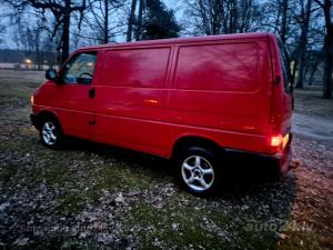 Red Volkswagen Transporter 2003 in Parnu, with an engine capacity of 2.50 L and mileage of 600 thousand km for 3800 €, photo 4 on AUTOMOTO.COM.LV