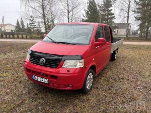 Red Volkswagen Transporter 2004 in Tukums, with an engine capacity of 1.90 L and mileage of 415 thousand km for 4450 €, photo 3 on AUTOMOTO.COM.LV