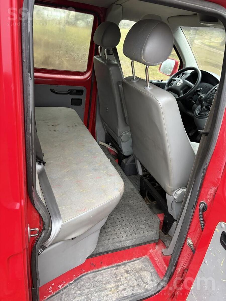 Red Volkswagen Transporter 2004 in Tukums, with an engine capacity of 1.90 L and mileage of 415 thousand km for 4450 €, photo 9 on AUTOMOTO.COM.LV