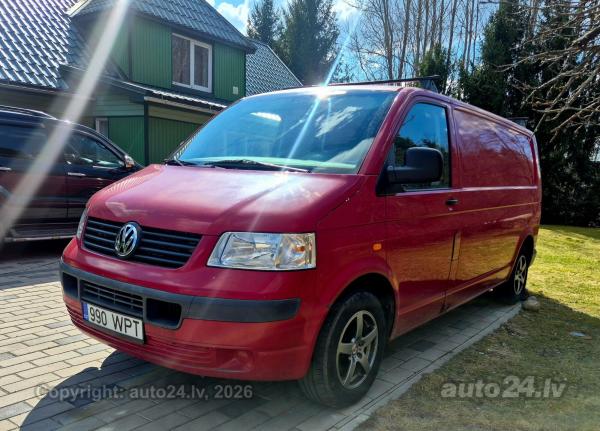 Sarkans Volkswagen Transporter 2005 Pērnava, ar dzinēja tilpumu 2.50 L un nobraukumu 320 tūkst. km par 5500 €, foto 4 vietnē AUTOMOTO.COM.LV