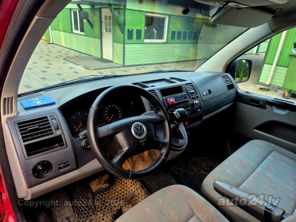 Sarkans Volkswagen Transporter 2005 Pērnava, ar dzinēja tilpumu 2.50 L un nobraukumu 320 tūkst. km par 5500 €, foto 5 vietnē AUTOMOTO.COM.LV