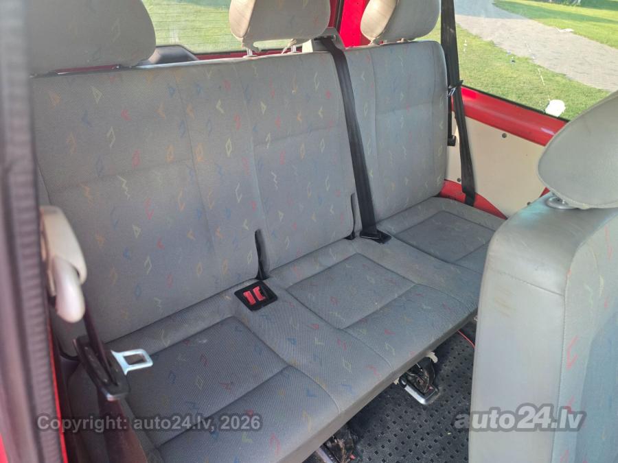 Red Volkswagen Transporter 2006 in Tallinn, with an engine capacity of 1.90 L and mileage of 470 thousand km for 3500 €, photo 10 on AUTOMOTO.COM.LV