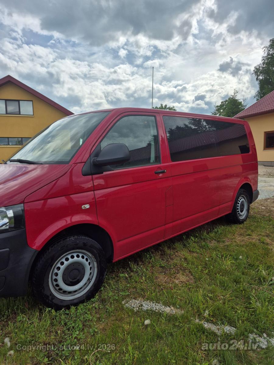 Sarkans Volkswagen Transporter 2014 Tallina, ar dzinēja tilpumu 2.00 L un nobraukumu 431 tūkst. km par 12700 €, foto 1 vietnē AUTOMOTO.COM.LV