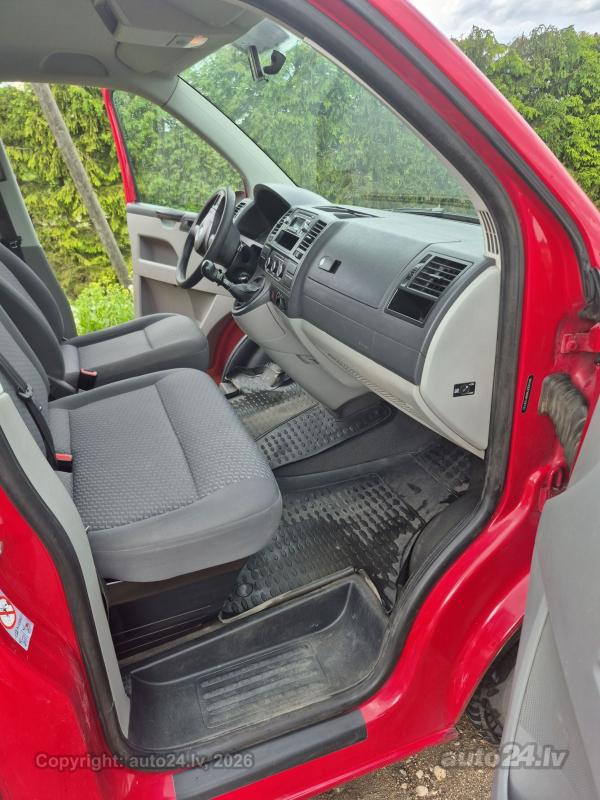 Sarkans Volkswagen Transporter 2014 Tallina, ar dzinēja tilpumu 2.00 L un nobraukumu 431 tūkst. km par 12700 €, foto 6 vietnē AUTOMOTO.COM.LV