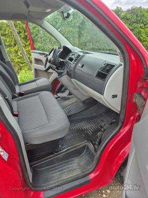 Sarkans Volkswagen Transporter 2014 Tallina, ar dzinēja tilpumu 2.00 L un nobraukumu 431 tūkst. km par 12700 €, foto 7 vietnē AUTOMOTO.COM.LV