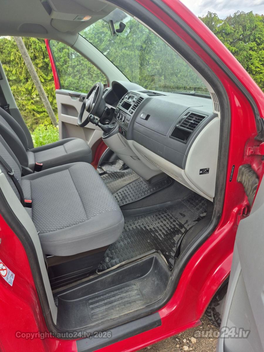 Sarkans Volkswagen Transporter 2014 Tallina, ar dzinēja tilpumu 2.00 L un nobraukumu 431 tūkst. km par 12700 €, foto 7 vietnē AUTOMOTO.COM.LV