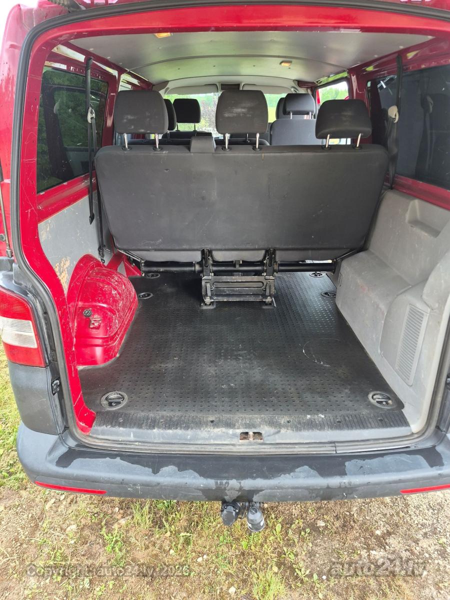 Sarkans Volkswagen Transporter 2014 Tallina, ar dzinēja tilpumu 2.00 L un nobraukumu 431 tūkst. km par 12700 €, foto 10 vietnē AUTOMOTO.COM.LV