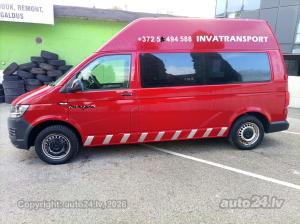Red Volkswagen Transporter 2018 in Tartu, with an engine capacity of 2.00 L and mileage of 238 thousand km for 15999 €, photo 3 on AUTOMOTO.COM.LV