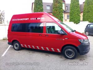 Red Volkswagen Transporter 2018 in Tartu, with an engine capacity of 2.00 L and mileage of 238 thousand km for 15999 €, photo 4 on AUTOMOTO.COM.LV