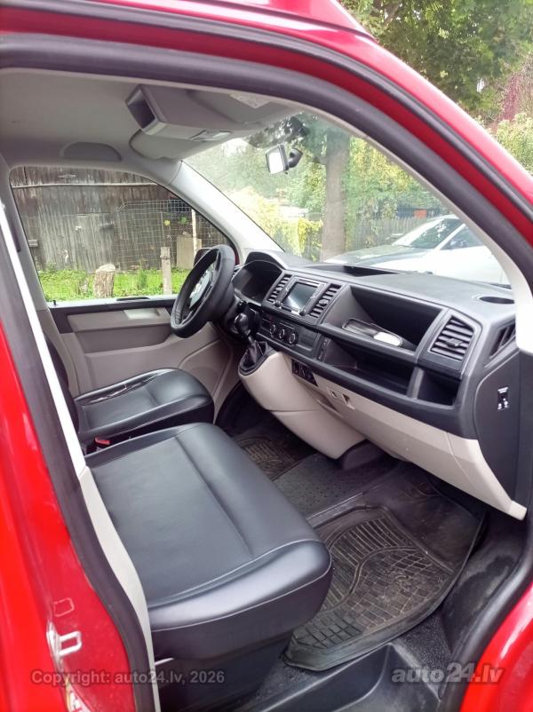 Red Volkswagen Transporter 2018 in Tartu, with an engine capacity of 2.00 L and mileage of 238 thousand km for 15999 €, photo 6 on AUTOMOTO.COM.LV