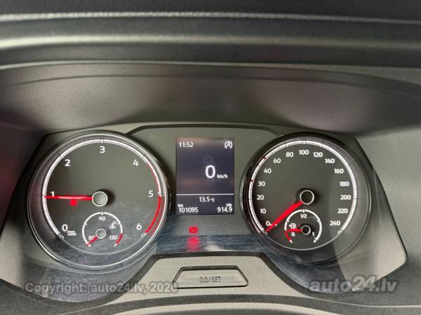 Sarkans Volkswagen Transporter 2021 Viljandi, ar dzinēja tilpumu 2.00 L un nobraukumu 102 tūkst. km par 27990 €, foto 5 vietnē AUTOMOTO.COM.LV