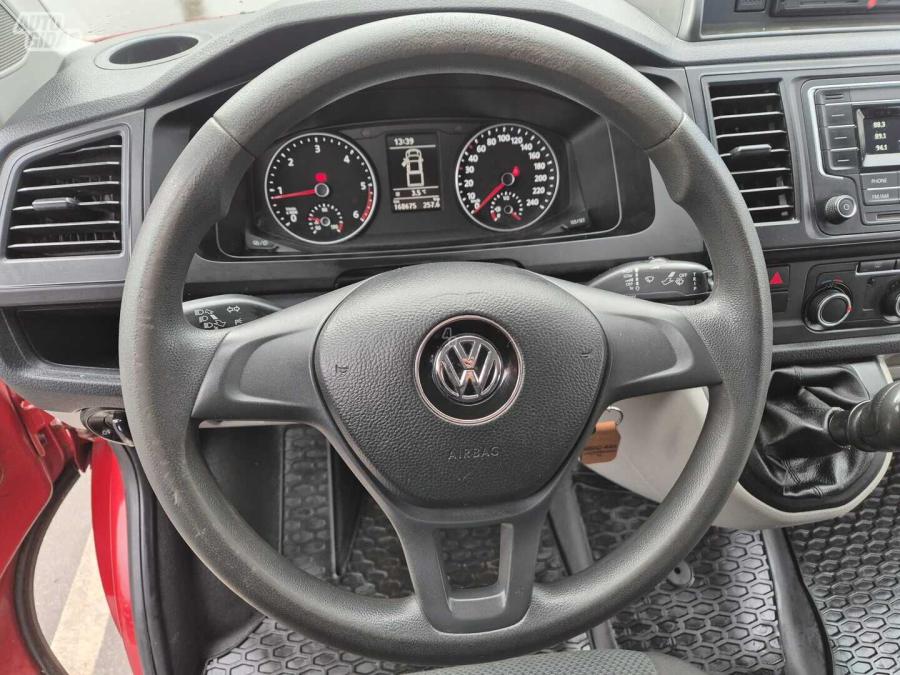 Sarkans Volkswagen Transporter 2017 Šauļi, ar dzinēja tilpumu 2.00 L un nobraukumu 169 tūkst. km par 11200 €, foto 10 vietnē AUTOMOTO.COM.LV