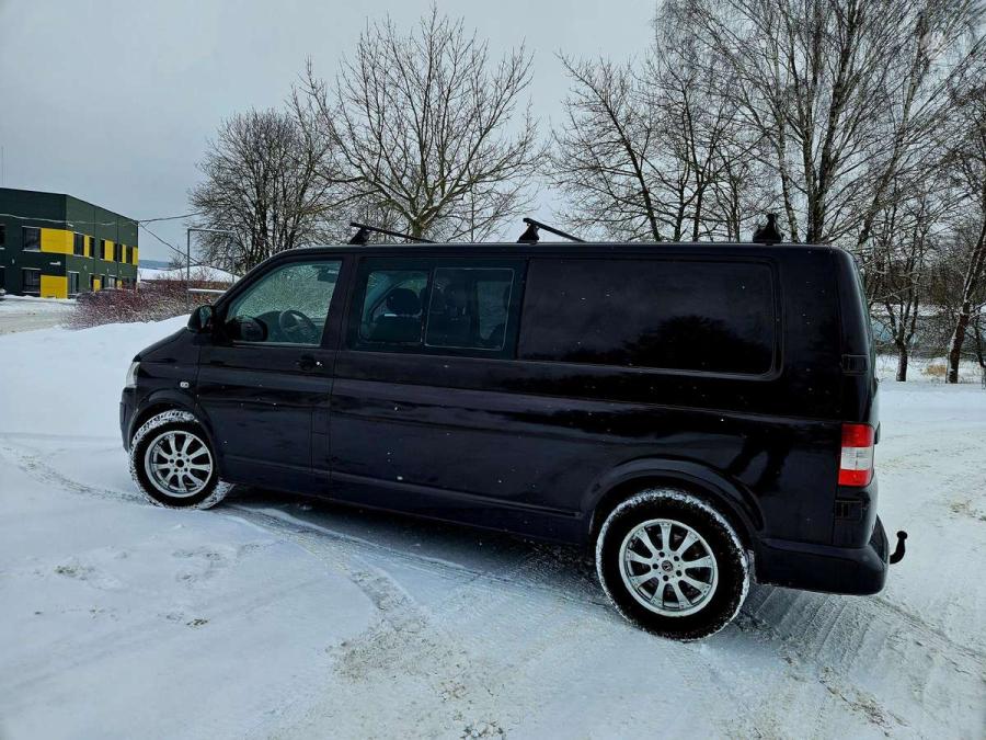 Violet Volkswagen Transporter 2011 in Kaisiadorys, with an engine capacity of 2.00 L and mileage of 2700 thousand km for 8300 €, photo 2 on AUTOMOTO.COM.LV