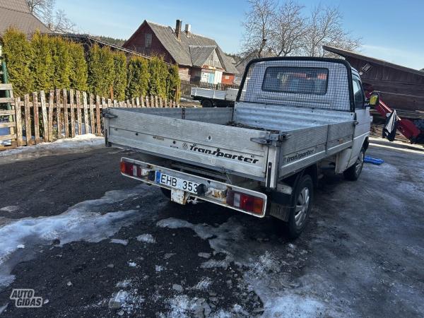 White Volkswagen Transporter 1994 in Vilnius, with an engine capacity of 2.40 L and mileage of 413 thousand km for 1400 €, photo 4 on AUTOMOTO.COM.LV
